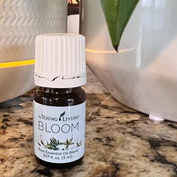 Young Living | Bath & Body | New Young Living Bloom Essential Oil Blend ...